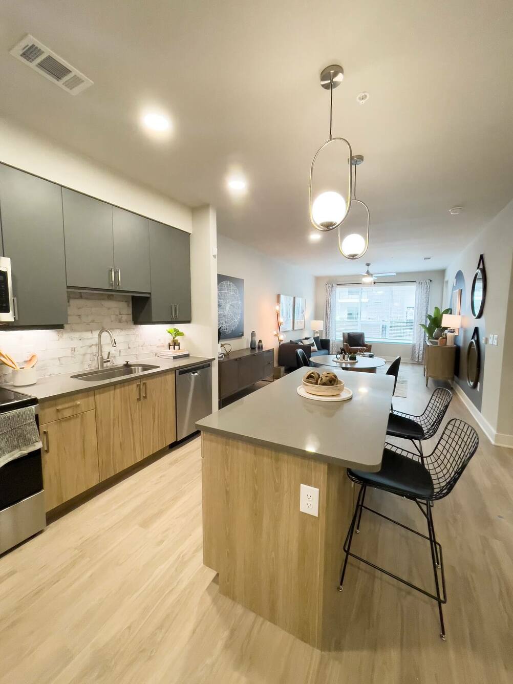 Apartments Downtown Houston for Rent | 1810 Main | Home