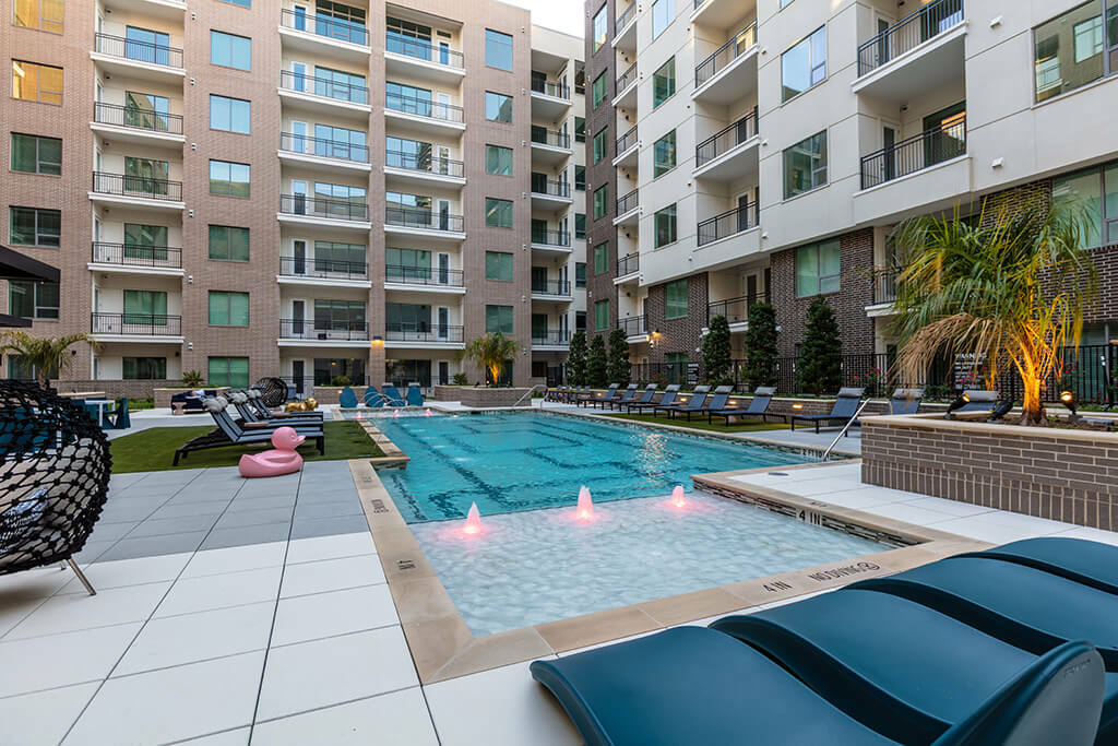 Studio-3 Bedroom Apartments in Downtown Houston TX