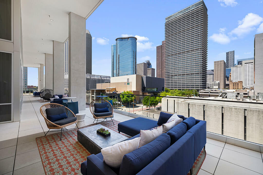 Studio, 1, 2, & 3 -Bedroom Apartments in Downtown Houston, TX