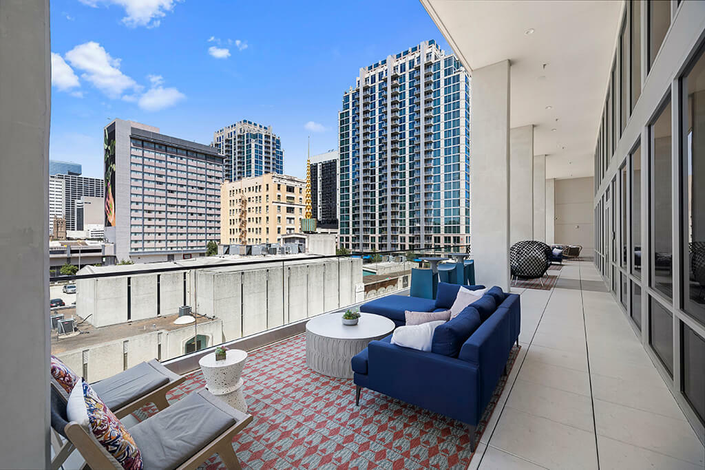Studio, 1, 2, & 3 -Bedroom Apartments in Downtown Houston, TX